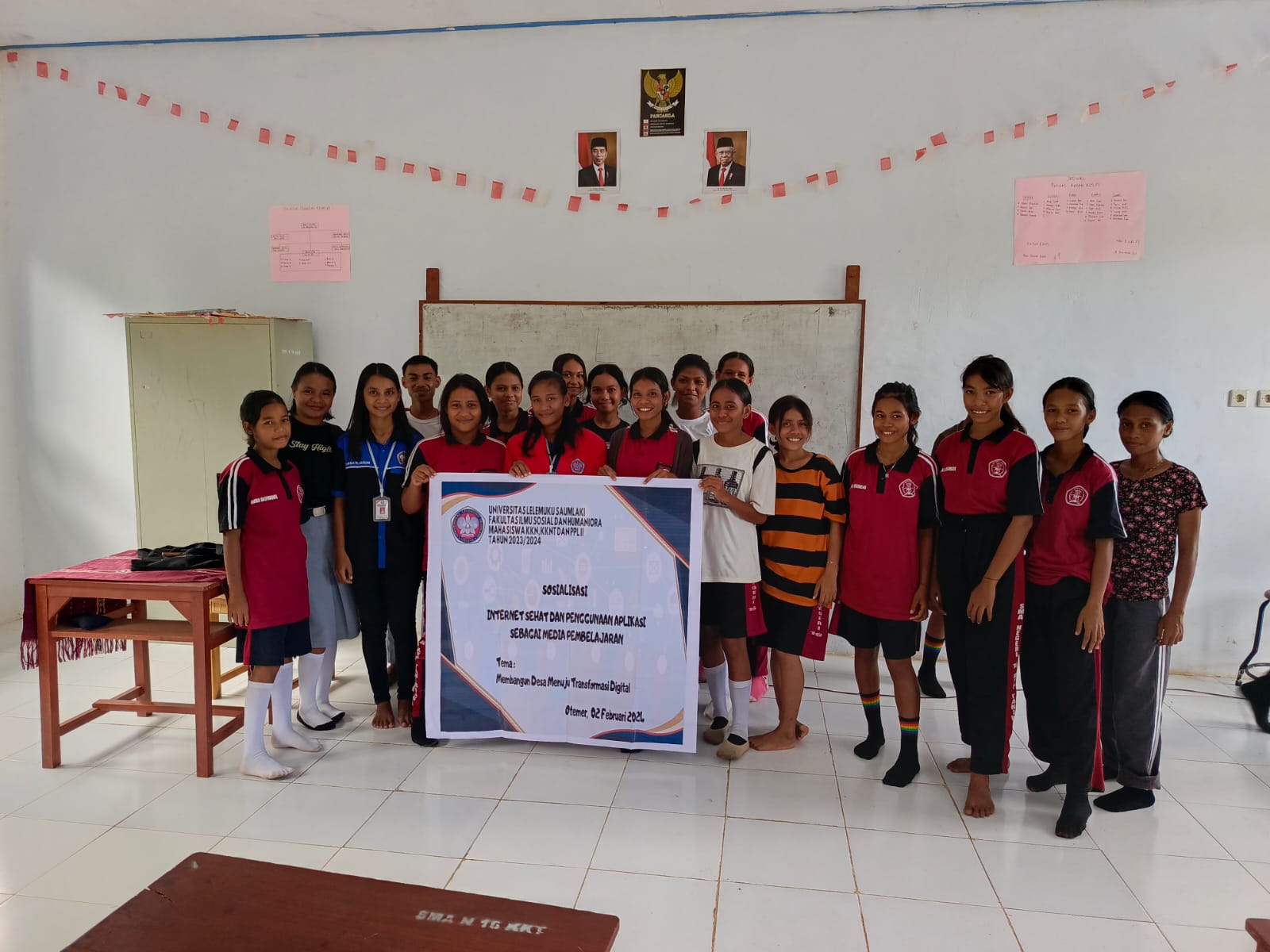 Sosialisasi Internet Sehat Bagi Kalangan Remaja | Universitas Lelemuku ...